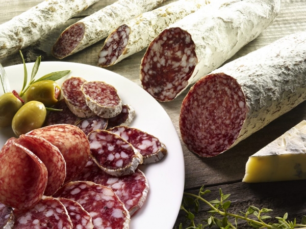 The best Romanian salami gets its own stand at Alimentaria 2018 ...