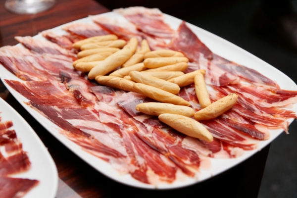 The rotten ham scandal in Spain is starting to unveil its ugly face ...